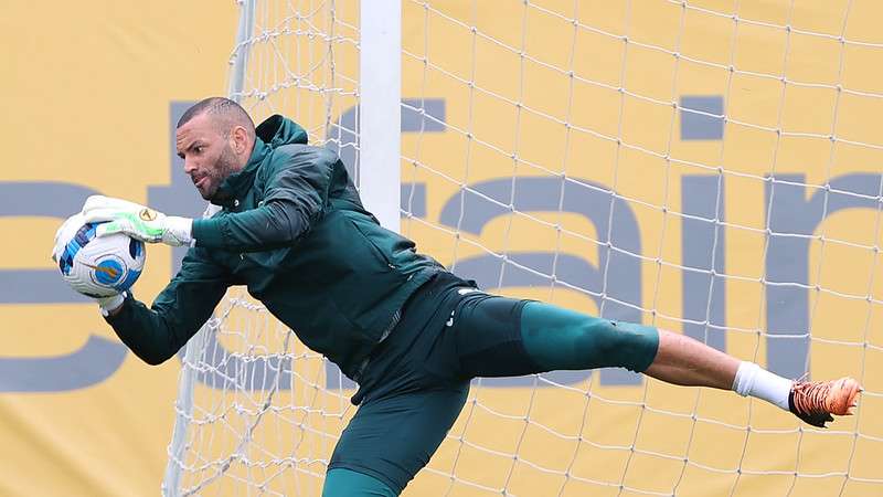 Weverton é chamado por Tite em última convocação antes da Copa do Mundo