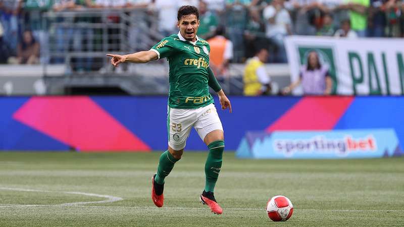 Artilheiro! Raphael Veiga é o meia com mais gols do mundo desde 2020